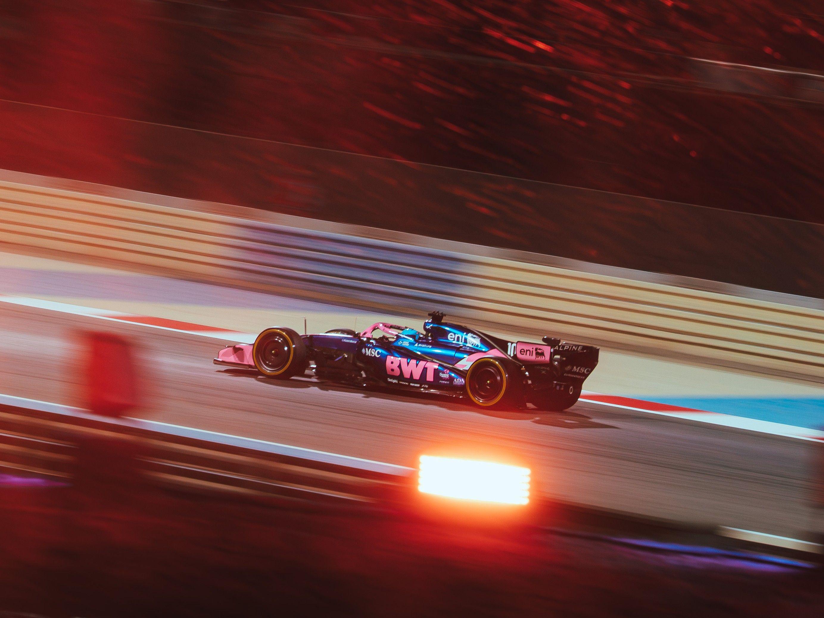Alpine completa 318 vueltas en el primer test de F1 en Bahréin