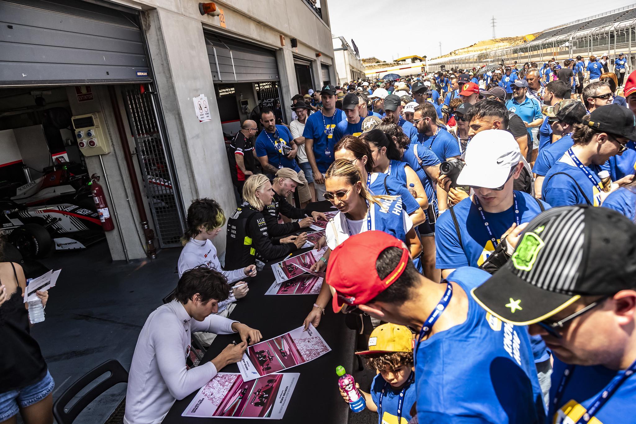 El NAPA Racing Weekend entusiasma en Motorland Aragón