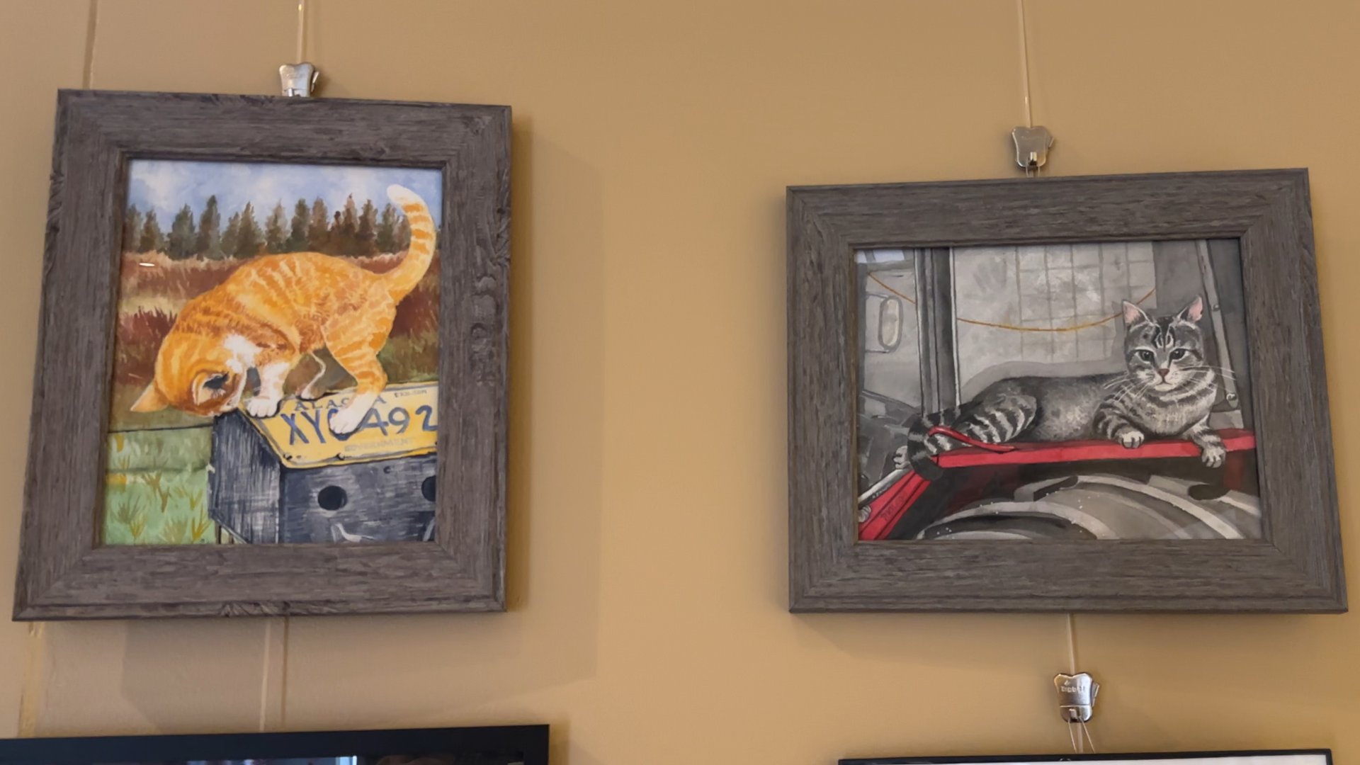 She Moved 3,000 Miles and Accidentally Found Family in an Art Gallery