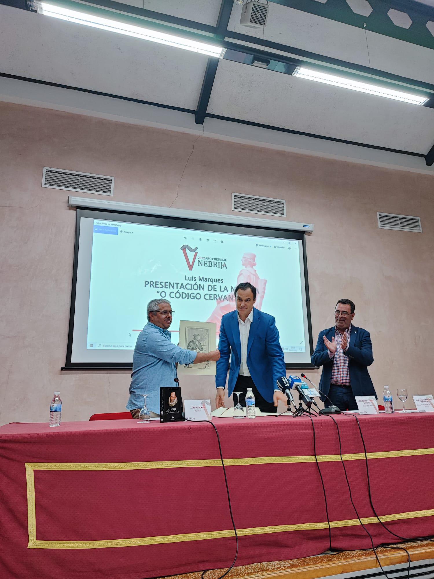 El escritor portugués Luis Marques presenta su novela en Lebrija